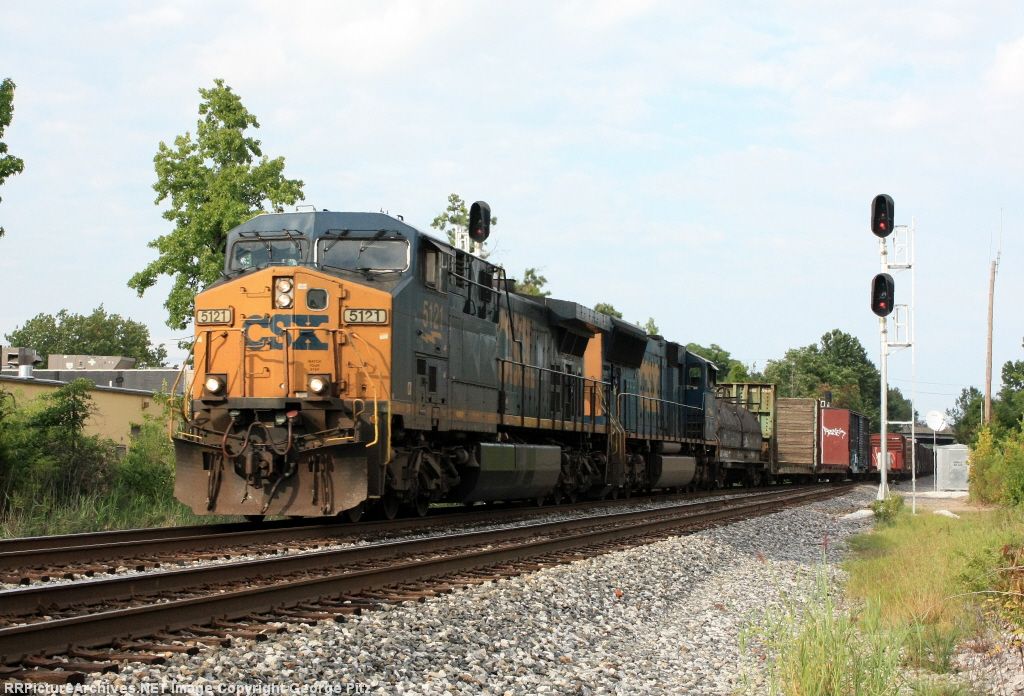 CSX train Q409